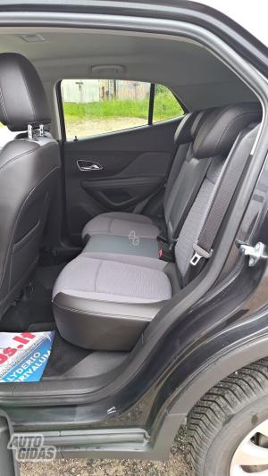 Black Opel Mokka 2015 in Utena, with an engine capacity of 1.60 L and mileage of 141 thousand km for 8200 €, photo 8 on AUTOMOTO.COM.LV