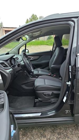 Black Opel Mokka 2015 in Utena, with an engine capacity of 1.60 L and mileage of 141 thousand km for 8200 €, photo 9 on AUTOMOTO.COM.LV