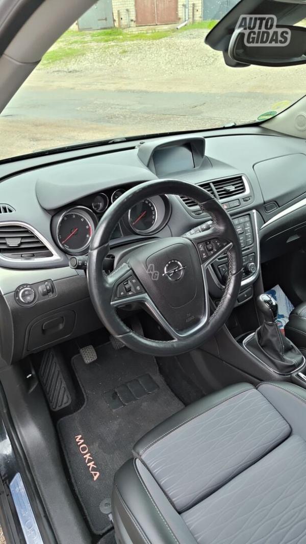 Black Opel Mokka 2015 in Utena, with an engine capacity of 1.60 L and mileage of 141 thousand km for 8200 €, photo 9 on AUTOMOTO.COM.LV