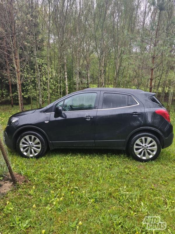 Black Opel Mokka 2015 in Siauliai, with an engine capacity of 1.60 L and mileage of 197 thousand km for 7500 €, photo 3 on AUTOMOTO.COM.LV