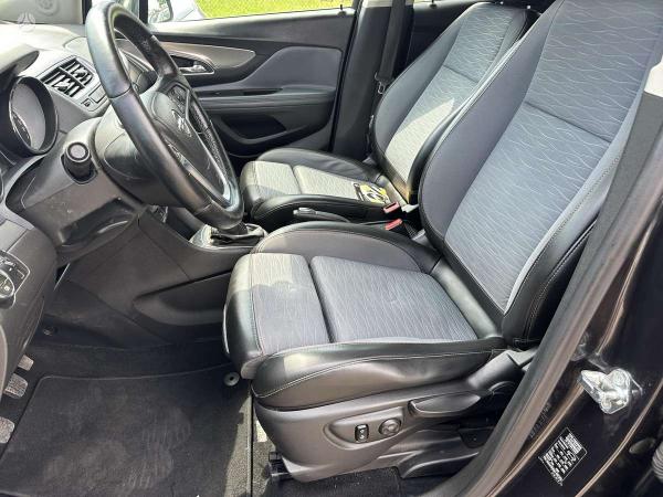 Melns Opel Mokka 2015 Alīta, ar dzinēja tilpumu 1.60 L un nobraukumu 230 tūkst. km par 7700 €, foto 7 vietnē AUTOMOTO.COM.LV