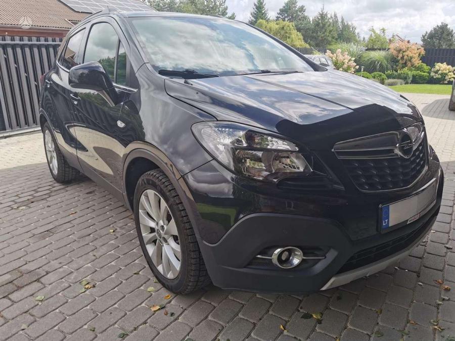 Black Opel Mokka 2015 in Klaipeda, with an engine capacity of 1.60 L and mileage of 103 thousand km for 7700 €, photo 4 on AUTOMOTO.COM.LV