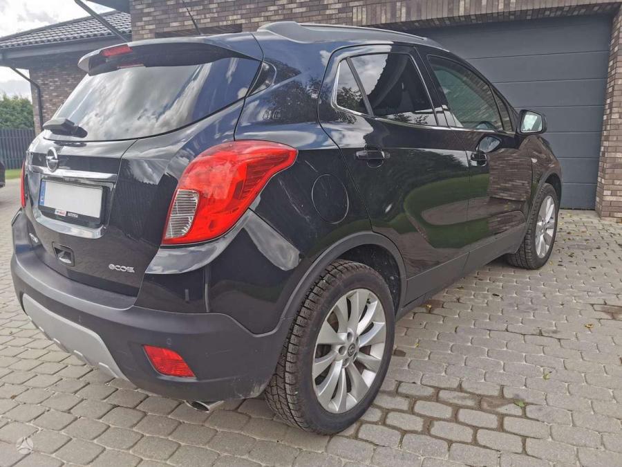 Black Opel Mokka 2015 in Klaipeda, with an engine capacity of 1.60 L and mileage of 103 thousand km for 7700 €, photo 5 on AUTOMOTO.COM.LV