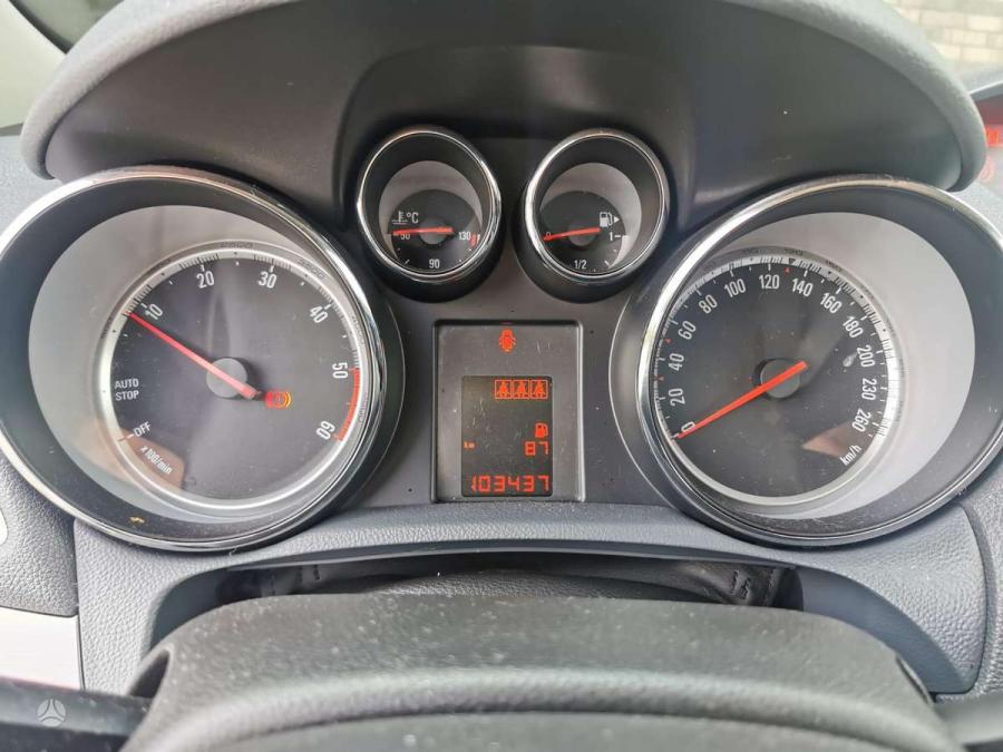 Black Opel Mokka 2015 in Klaipeda, with an engine capacity of 1.60 L and mileage of 103 thousand km for 7700 €, photo 8 on AUTOMOTO.COM.LV