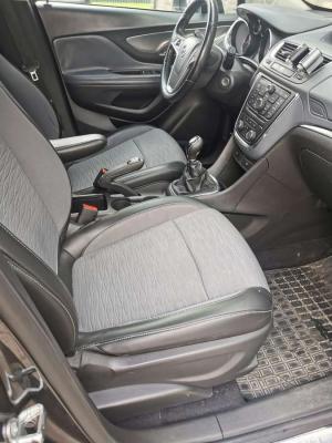 Black Opel Mokka 2015 in Klaipeda, with an engine capacity of 1.60 L and mileage of 103 thousand km for 7700 €, photo 9 on AUTOMOTO.COM.LV