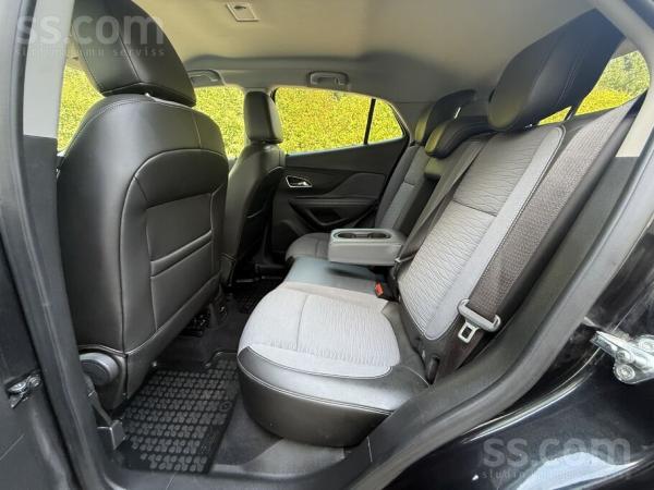 Opel Mokka 2015 in Riga on AUTOMOTO.COM.LV Black Opel Mokka 2015 in Riga, with an engine capacity of 1.40 L and mileage of 240 thousand km for 5470 €, photo 11 on AUTOMOTO.COM.LV