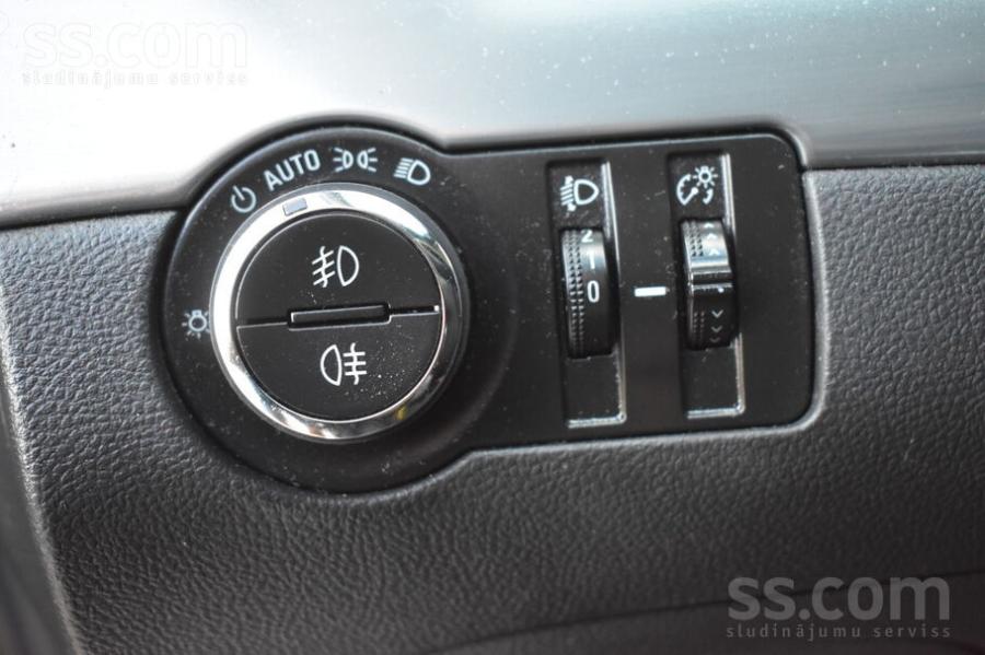 Black Opel Mokka 2015 in Talsi, with an engine capacity of 1.60 L and mileage of 191 thousand km for 7000 €, photo 25 on AUTOMOTO.COM.LV