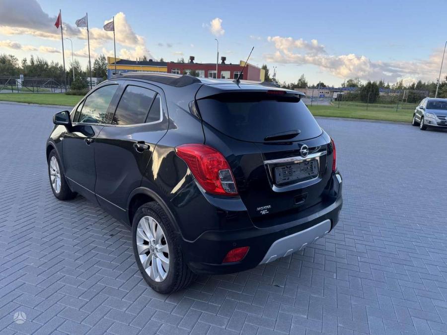 Black Opel Mokka 2015 in Telschi, with an engine capacity of 1.36 L and mileage of 246 thousand km for 3999 €, photo 5 on AUTOMOTO.COM.LV