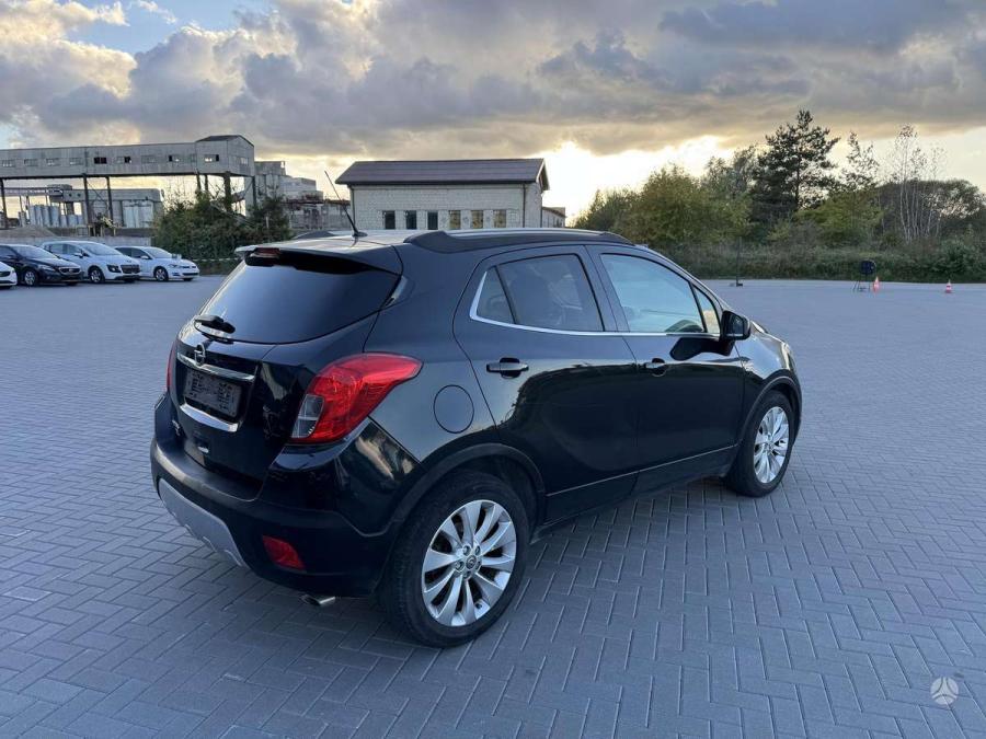 Black Opel Mokka 2015 in Telschi, with an engine capacity of 1.36 L and mileage of 246 thousand km for 3999 €, photo 7 on AUTOMOTO.COM.LV