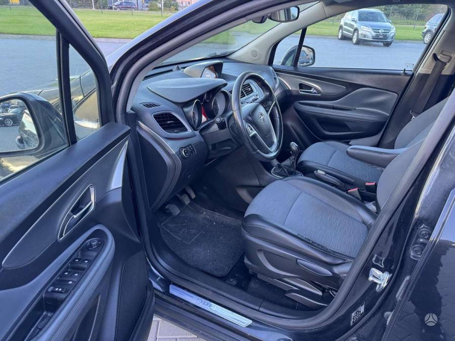 Black Opel Mokka 2015 in Telschi, with an engine capacity of 1.36 L and mileage of 246 thousand km for 3999 €, photo 11 on AUTOMOTO.COM.LV