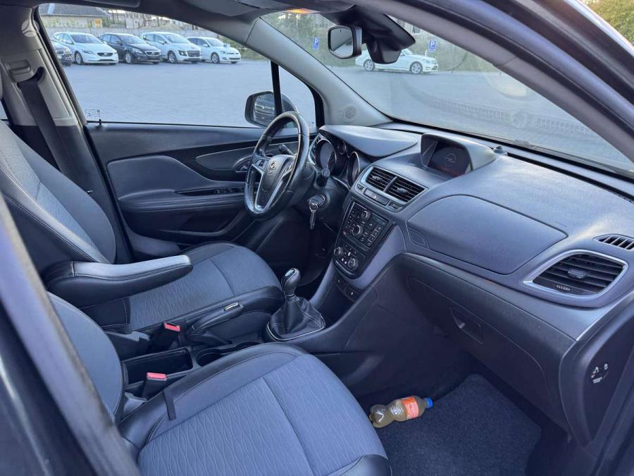 Black Opel Mokka 2015 in Telschi, with an engine capacity of 1.36 L and mileage of 246 thousand km for 3999 €, photo 12 on AUTOMOTO.COM.LV