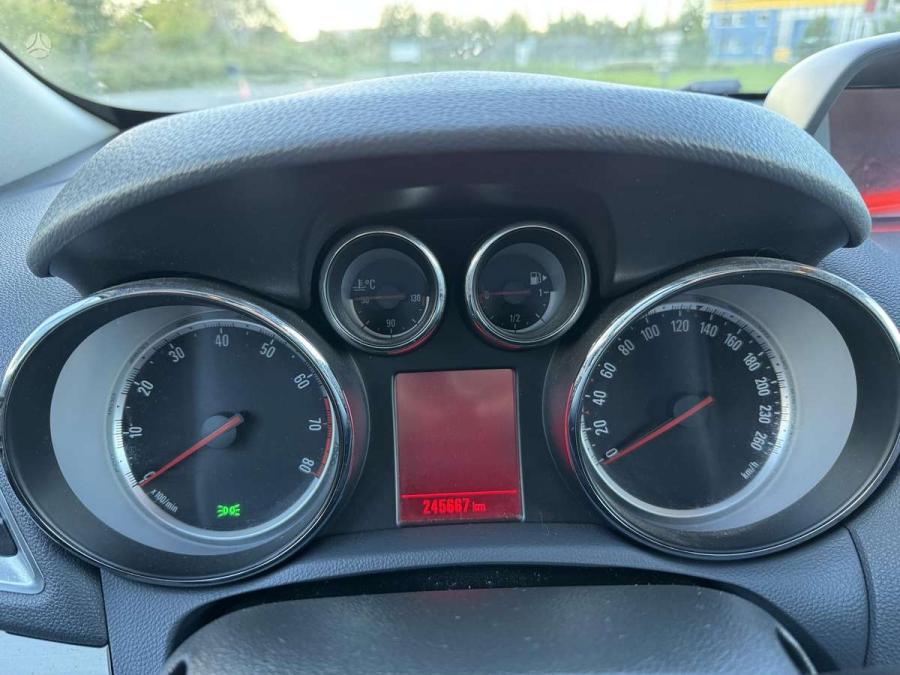 Black Opel Mokka 2015 in Telschi, with an engine capacity of 1.36 L and mileage of 246 thousand km for 3999 €, photo 17 on AUTOMOTO.COM.LV
