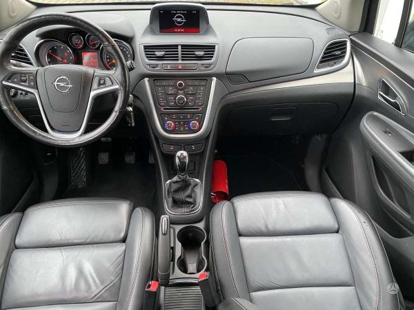 Black Opel Mokka 2016 in Raseiniai, with an engine capacity of 1.60 L and mileage of 331 thousand km for 6200 €, photo 11 on AUTOMOTO.COM.LV