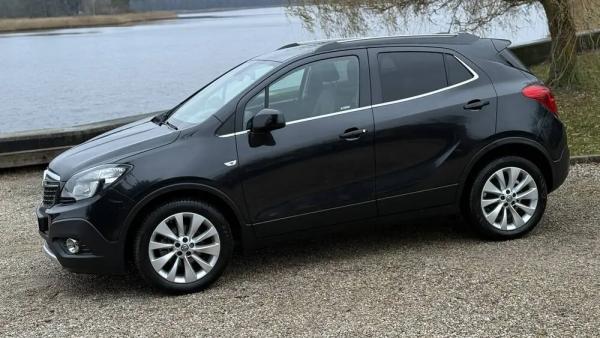 Black Opel Mokka 2016 in Jurmala, with an engine capacity of 1.60 L and mileage of 135 thousand km for 6000 €, photo 5 on AUTOMOTO.COM.LV