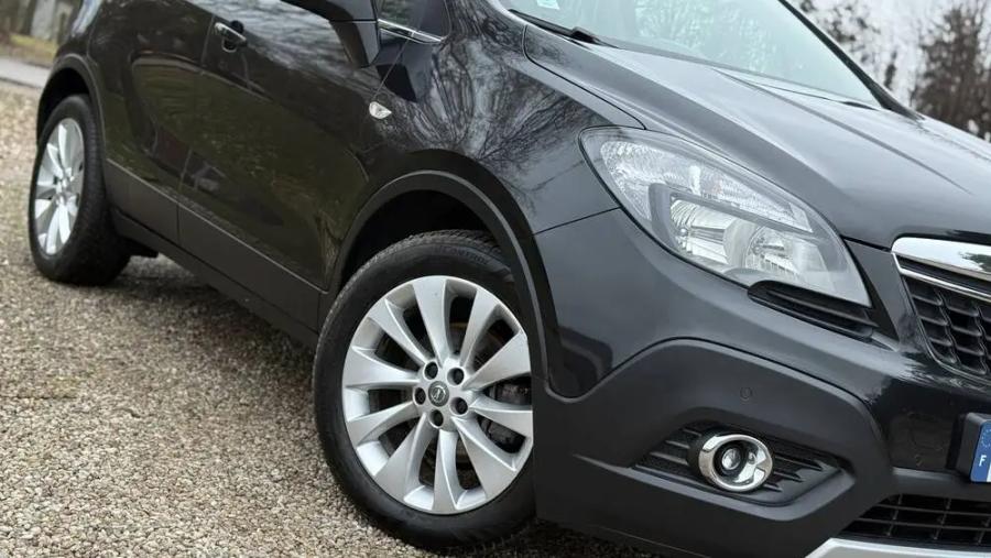 Black Opel Mokka 2016 in Jurmala, with an engine capacity of 1.60 L and mileage of 135 thousand km for 6000 €, photo 15 on AUTOMOTO.COM.LV