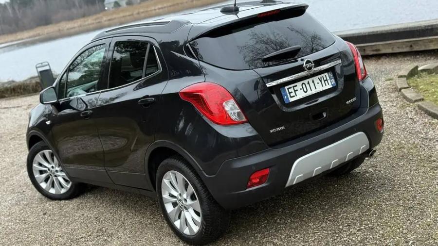 Black Opel Mokka 2016 in Jurmala, with an engine capacity of 1.60 L and mileage of 135 thousand km for 6000 €, photo 16 on AUTOMOTO.COM.LV