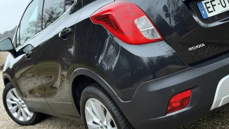 Black Opel Mokka 2016 in Jurmala, with an engine capacity of 1.60 L and mileage of 135 thousand km for 6000 €, photo 17 on AUTOMOTO.COM.LV