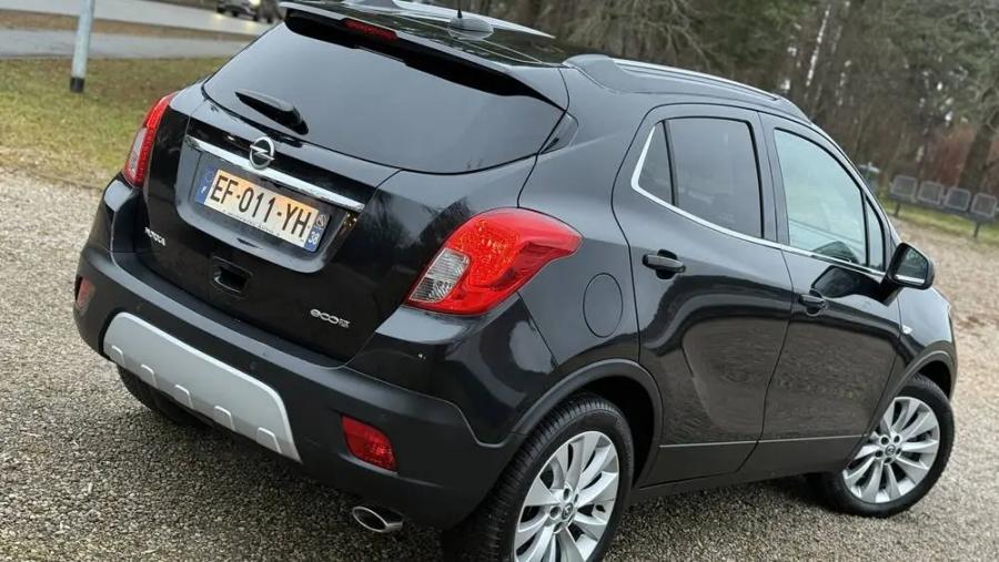 Black Opel Mokka 2016 in Jurmala, with an engine capacity of 1.60 L and mileage of 135 thousand km for 6000 €, photo 18 on AUTOMOTO.COM.LV