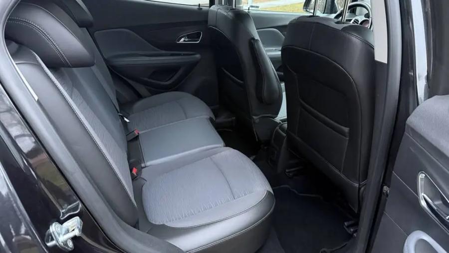 Black Opel Mokka 2016 in Jurmala, with an engine capacity of 1.60 L and mileage of 135 thousand km for 6000 €, photo 25 on AUTOMOTO.COM.LV
