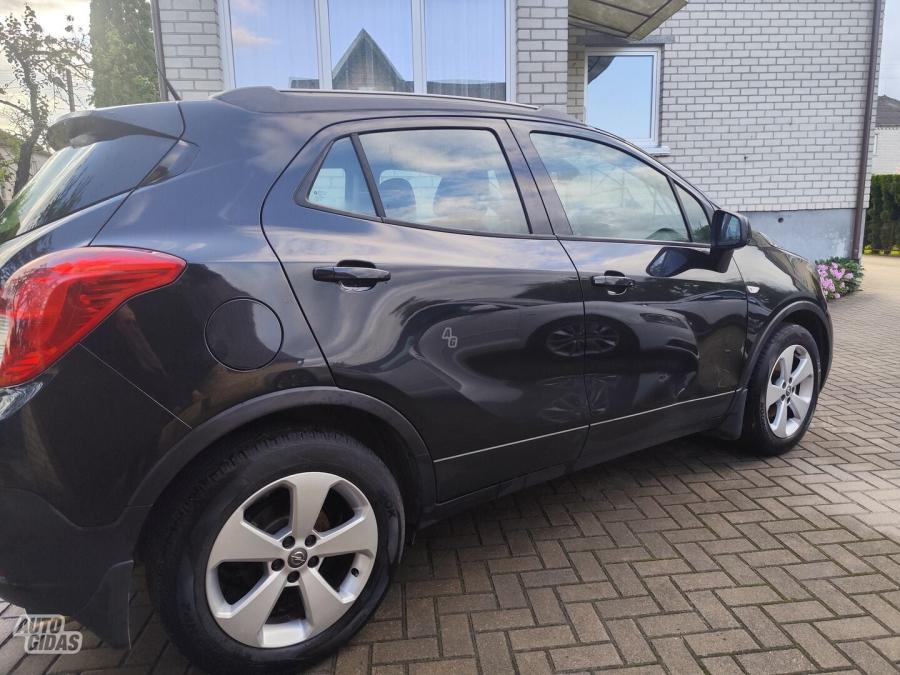 Black Opel Mokka 2016 in Telschi, with an engine capacity of 1.40 L and mileage of 248 thousand km for 6300 €, photo 4 on AUTOMOTO.COM.LV