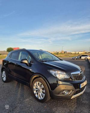 Black Opel Mokka 2016 in Kaunas, with an engine capacity of 1.60 L and mileage of 211 thousand km for 8000 €, photo 4 on AUTOMOTO.COM.LV