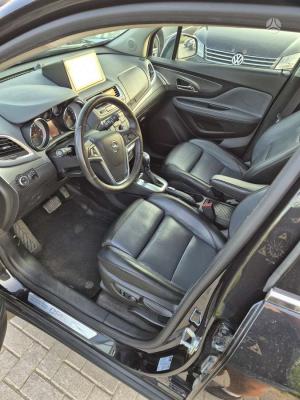 Black Opel Mokka 2016 in Kaunas, with an engine capacity of 1.60 L and mileage of 211 thousand km for 8000 €, photo 11 on AUTOMOTO.COM.LV
