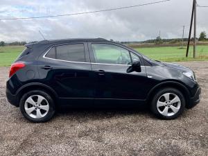 Black Opel Mokka 2016 in Talsi, with an engine capacity of 1.60 L and mileage of 151 thousand km for 8999 €, photo 3 on AUTOMOTO.COM.LV