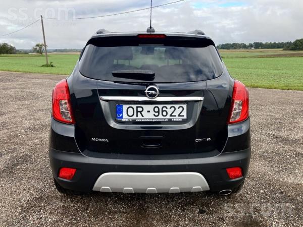 Black Opel Mokka 2016 in Talsi, with an engine capacity of 1.60 L and mileage of 151 thousand km for 8999 €, photo 5 on AUTOMOTO.COM.LV