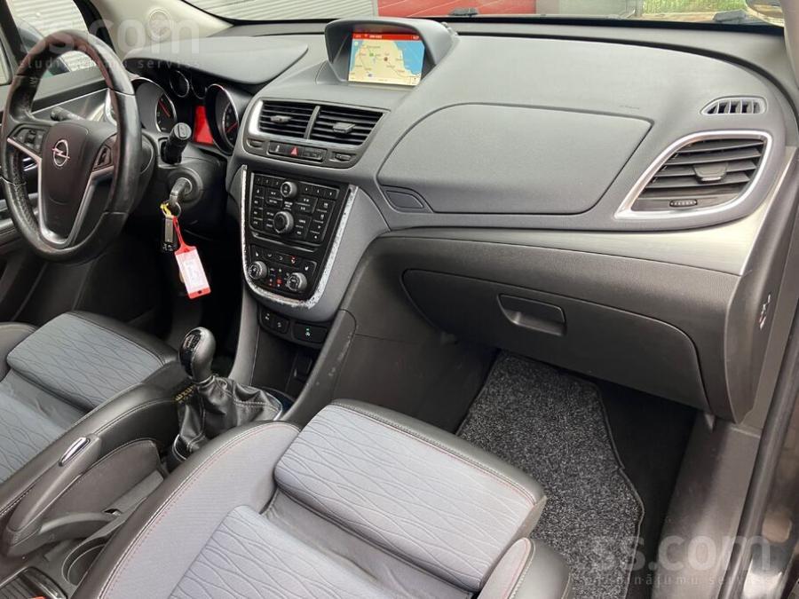 Black Opel Mokka 2016 in Talsi, with an engine capacity of 1.60 L and mileage of 151 thousand km for 8999 €, photo 19 on AUTOMOTO.COM.LV