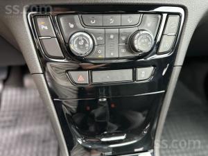 Black Opel Mokka 2017 in Talsi, with an engine capacity of 1.60 L and mileage of 192 thousand km for 10636 €, photo 27 on AUTOMOTO.COM.LV