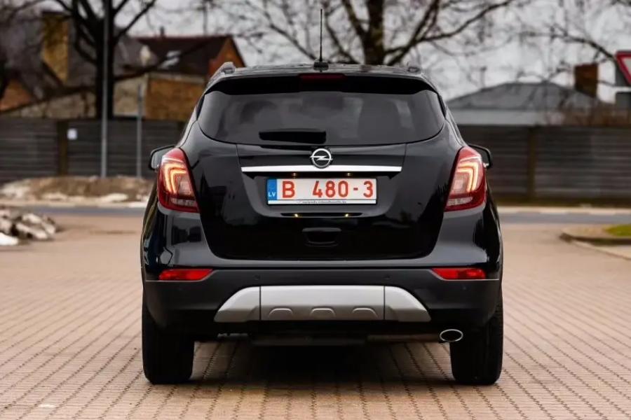 Black Opel Mokka 2017 in Jelgava, with an engine capacity of 1.60 L and mileage of 137 thousand km for 16500 €, photo 3 on AUTOMOTO.COM.LV