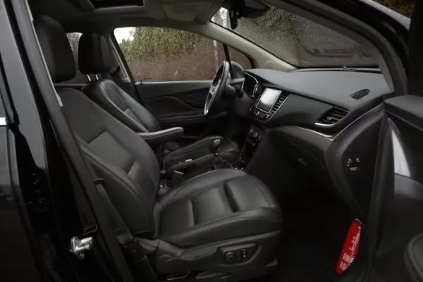 Melns Opel Mokka 2017 Jelgava, ar dzinēja tilpumu 1.60 L un nobraukumu 137 tūkst. km par 16500 €, foto 7 vietnē AUTOMOTO.COM.LV