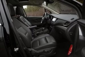 Black Opel Mokka 2017 in Jelgava, with an engine capacity of 1.60 L and mileage of 137 thousand km for 16500 €, photo 8 on AUTOMOTO.COM.LV