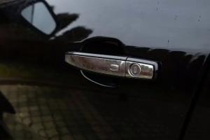 Black Opel Mokka 2017 in Jelgava, with an engine capacity of 1.60 L and mileage of 137 thousand km for 16500 €, photo 10 on AUTOMOTO.COM.LV