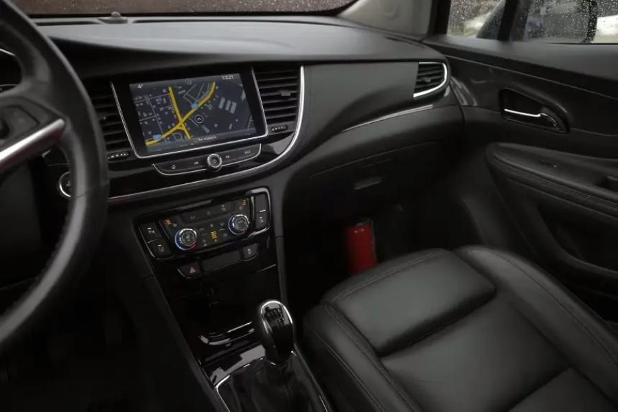 Black Opel Mokka 2017 in Jelgava, with an engine capacity of 1.60 L and mileage of 137 thousand km for 16500 €, photo 14 on AUTOMOTO.COM.LV