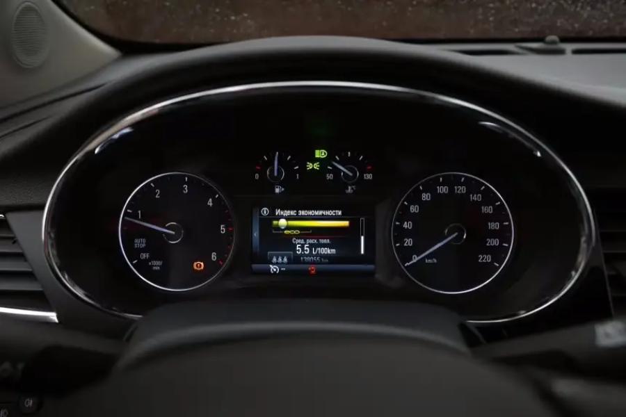 Black Opel Mokka 2017 in Jelgava, with an engine capacity of 1.60 L and mileage of 137 thousand km for 16500 €, photo 17 on AUTOMOTO.COM.LV