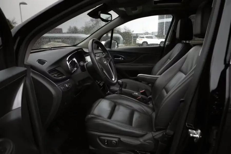 Black Opel Mokka 2017 in Jelgava, with an engine capacity of 1.60 L and mileage of 137 thousand km for 16500 €, photo 18 on AUTOMOTO.COM.LV