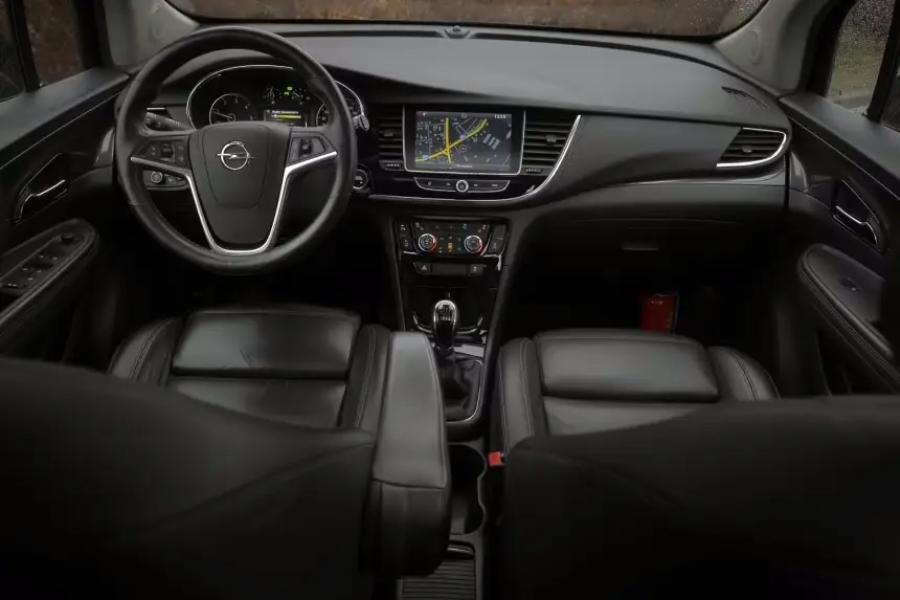 Black Opel Mokka 2017 in Jelgava, with an engine capacity of 1.60 L and mileage of 137 thousand km for 16500 €, photo 21 on AUTOMOTO.COM.LV