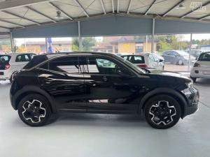 Black Opel Mokka 2021 in Kaunas, with an engine capacity of 1.20 L and mileage of 27 thousand km for 21834 €, photo 4 on AUTOMOTO.COM.LV