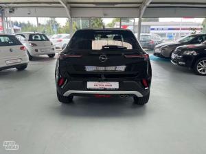 Black Opel Mokka 2021 in Kaunas, with an engine capacity of 1.20 L and mileage of 27 thousand km for 21834 €, photo 6 on AUTOMOTO.COM.LV
