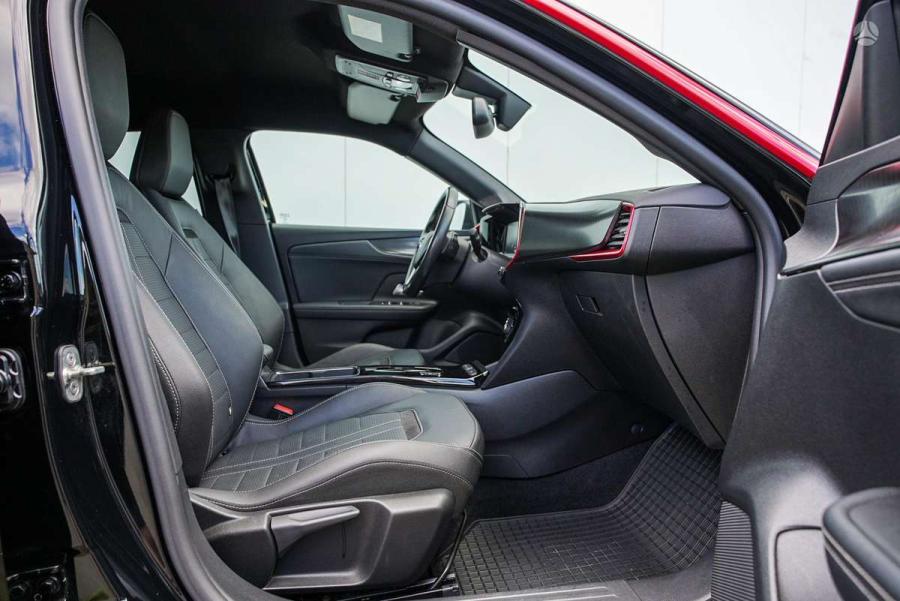 Melns Opel Mokka 2021 Kauņa, ar dzinēja tilpumu 1.20 L un nobraukumu 86 tūkst. km par 14950 €, foto 41 vietnē AUTOMOTO.COM.LV