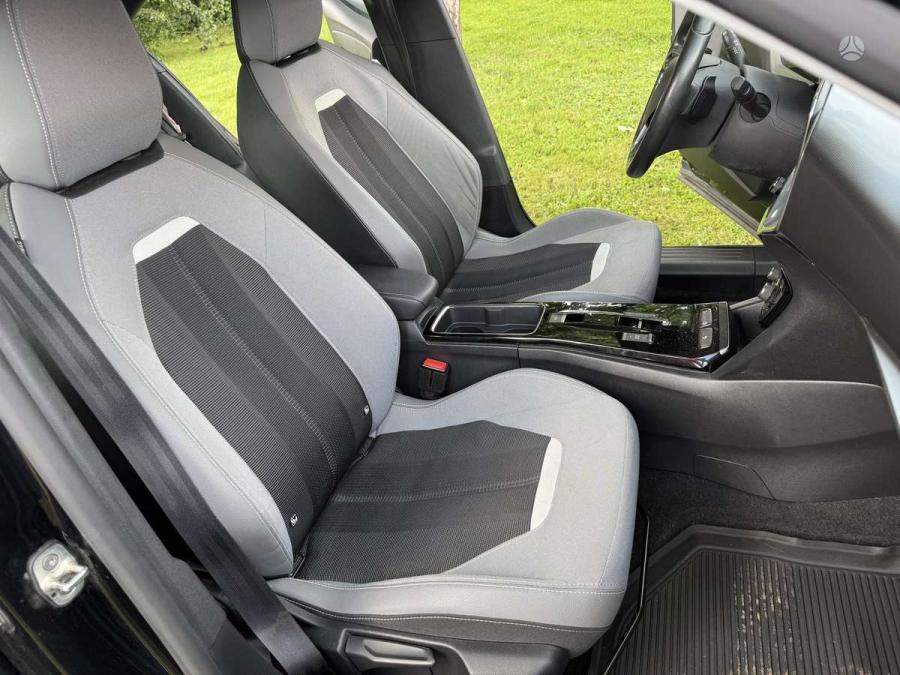 Black Opel Mokka 2021 in Panevezys, with an engine capacity of 1.20 L and mileage of 95 thousand km for 7600 €, photo 16 on AUTOMOTO.COM.LV