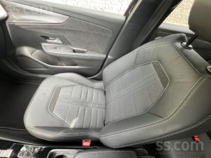 Black Opel Mokka 2022 in Ventspils, with an engine capacity of 1.20 L and mileage of 22 thousand km for 20100 €, photo 8 on AUTOMOTO.COM.LV