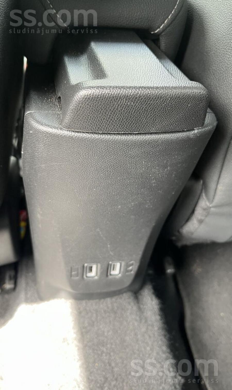 Black Opel Mokka 2022 in Ventspils, with an engine capacity of 1.20 L and mileage of 22 thousand km for 20100 €, photo 10 on AUTOMOTO.COM.LV