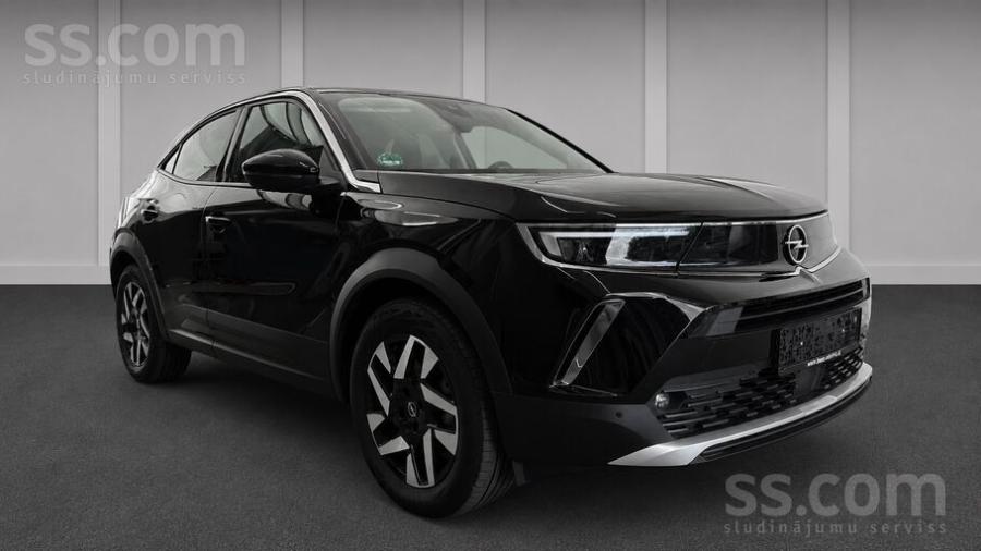 Черный Опель Mokka 2022 в Елгава, объемом двигателя 1.60 л и пробегом 26 тыс. км за 19900 €, фото 1 на AUTOMOTO.COM.LV
