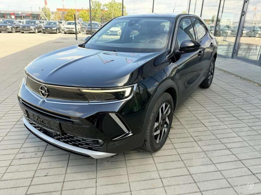 Black Opel Mokka 2022 in Kaunas, with an engine capacity of 1.50 L and mileage of 203 thousand km for 11500 €, photo 1 on AUTOMOTO.COM.LV