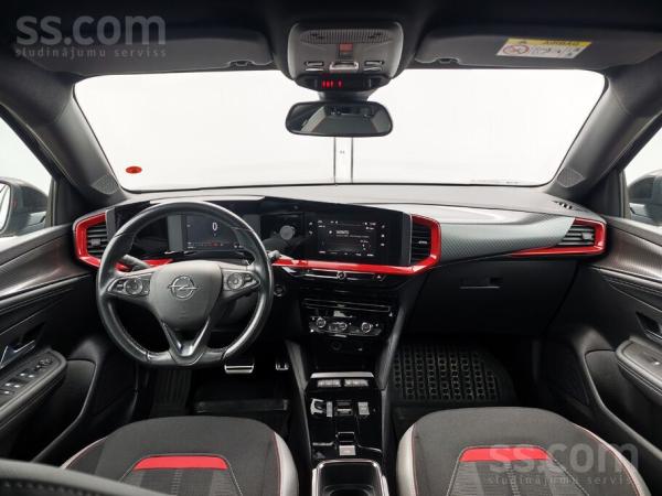Black Opel Mokka 2022 in Riga, with an engine capacity of 1.20 L and mileage of 81 thousand km for 15900 €, photo 8 on AUTOMOTO.COM.LV