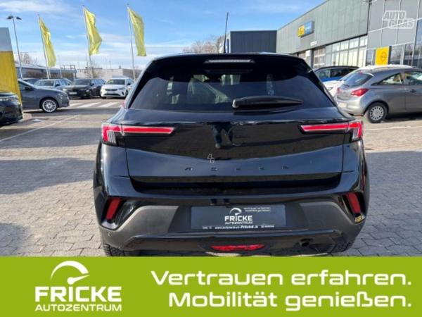 Black Opel Mokka 2023 in Kaunas, with an engine capacity of 1.20 L and mileage of 27 thousand km for 23368 €, photo 4 on AUTOMOTO.COM.LV