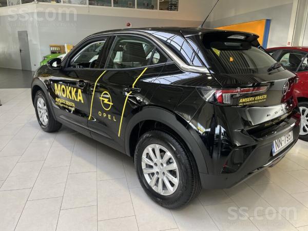 Черный Опель Mokka 2023 в Рига, объемом двигателя 1.20 л и пробегом 49 тыс. км за 21600 €, фото 2 на AUTOMOTO.COM.LV
