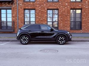 Черный Опель Mokka 2023 в Рига, объемом двигателя 1.20 л и пробегом 62 тыс. км за 13900 €, фото 3 на AUTOMOTO.COM.LV